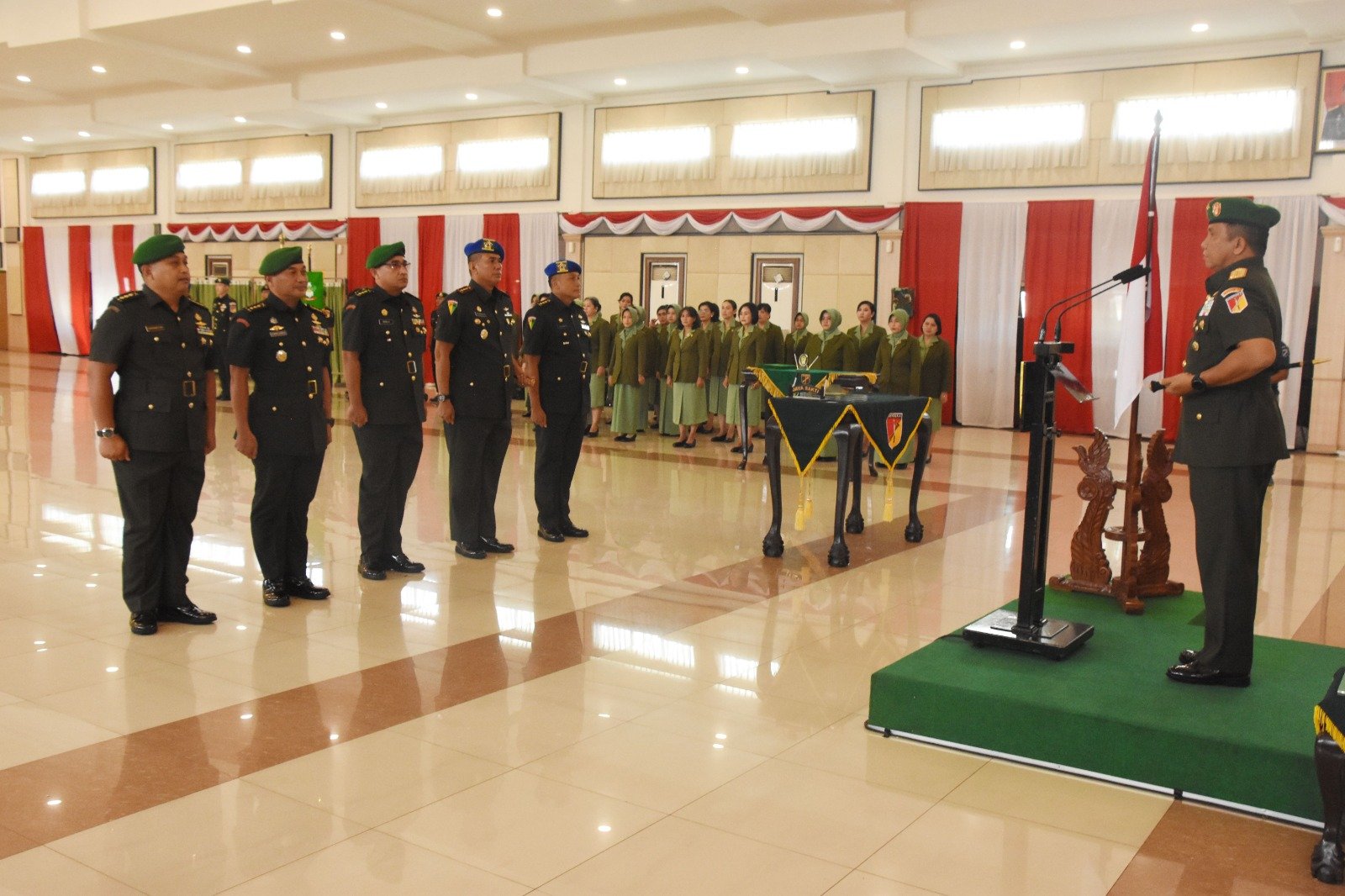 Danrem dan Ketua Persit Koorcabrem Santiago Hadiri Sertijab dan Tradisi ... Danrem dan Ketua Persit Koorcabrem Santiago Hadiri Sertijab dan Tradisi ...