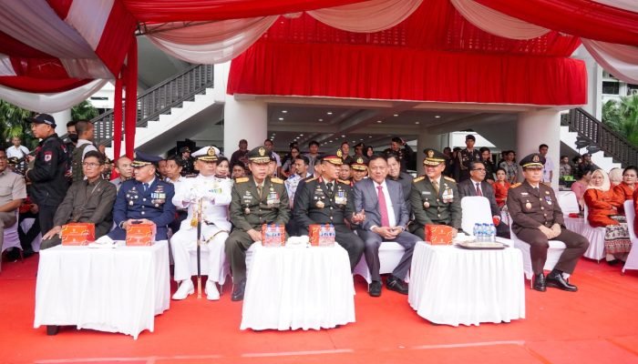 Pangdam dan Ketua Persit KCK Daerah Merdeka Hadiri Syukuran HUT Bhayangkara ke-78 - Manado News